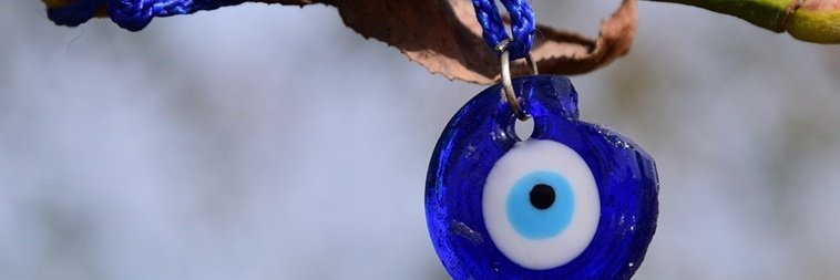 Talismãs e amuletos: quais são suas diferenças e peculiaridades