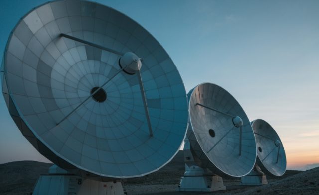 Radio Telescopes: What Are They and How Do They Work? - Online Star ...